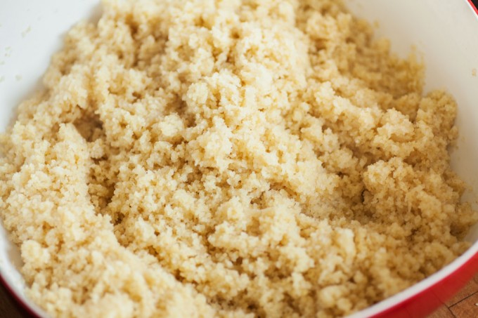 Salat aus feinem Bulgur mit frischer Petersilie und Gewürzen - Kisir ...